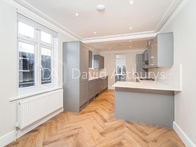 Coleridge Road, Crouch End, London 3 bed end of terrace house to rent £4,250 pcm £981 pw