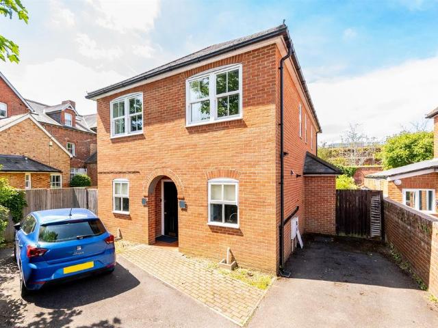 Coley Hill, Reading, RG1 2 bed semi detached house to rent £2,150 pcm £496 pw