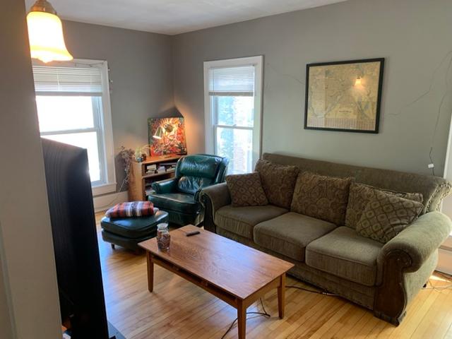 Colfax house near Franklin and Hennepin: 2 bedrooms available