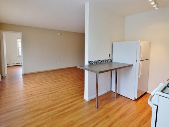 COLFAX VILLAS Studio Apartment for Rent at 3611 3611 & 3619 Colfax Ave S, Minneapolis, MN 55409 Kingfield