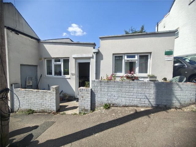 Colin Road, Caterham