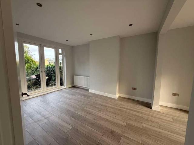 Colin Road, Luton, LU2