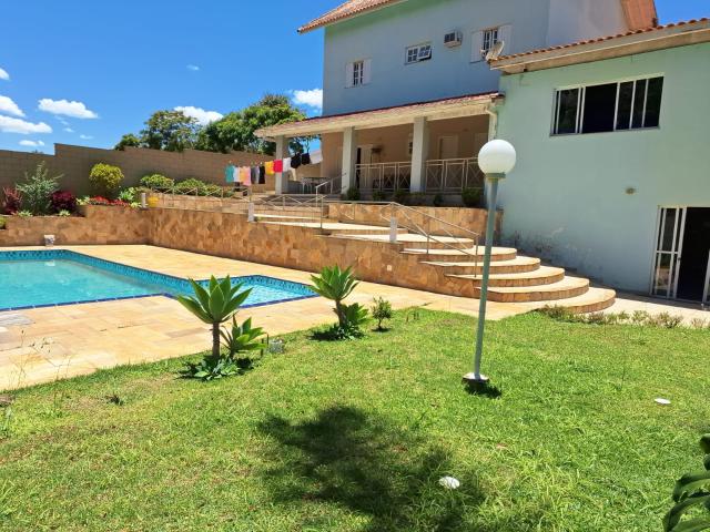 Colinas de Caucaia Fantástica Casa em condomínio. valor baixo de R$ 1.850.000 para R$ 1.600.000,00 no Colinas de Caucaia em Cotia/SP