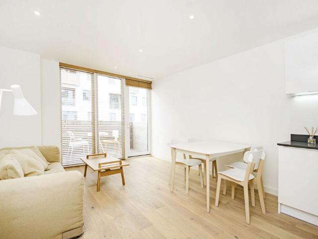 Colindale, London, NW9 1 bed flat to rent £1,800 pcm £415 pw