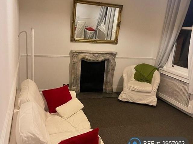 Colinette Road, London, SW15 1 bed flat to rent £1,850 pcm £427 pw