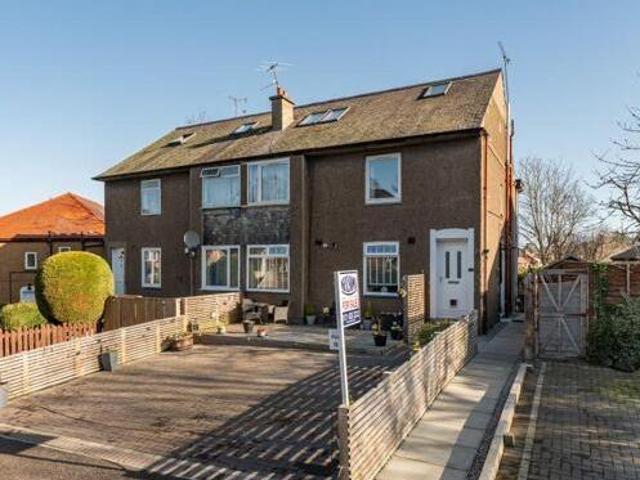 Colinton Mains Road, Edinburgh, 2 Bedroom Flat