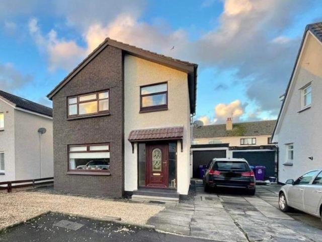 Coll Gardens, Dreghorn, North. 3 bed detached house to rent £2,800 pcm £646 pw