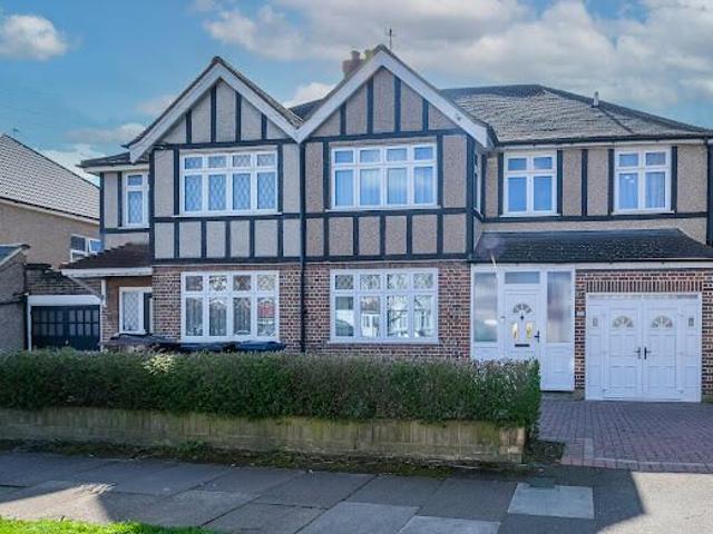 College Avenue, Harrow HA3, 5 bed detached house to rent, £3,400 pcm | PrimeLocation