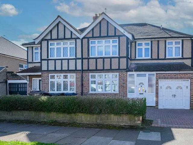 College Avenue, Harrow HA3 5 bed detached house to rent £3,400 pcm £785 pw