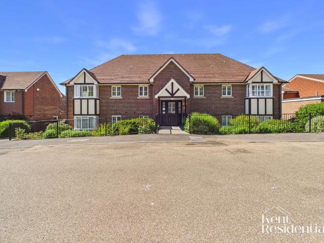 College Avenue, Maidstone ME15, 2 bed flat to rent, £1,495 pcm | PrimeLocation