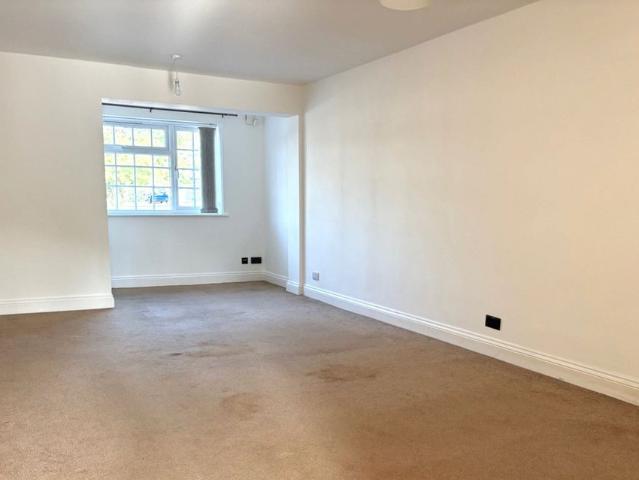 College Close, Herts, AL3
