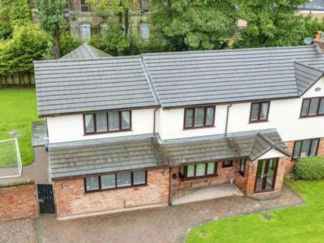 College Court, Liverpool, 4 Bedroom Detached