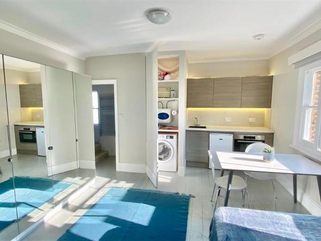 College Crescent, Belsize Park, Swiss Cottage NW3, Studio to rent, £1,690 pcm | PrimeLocation