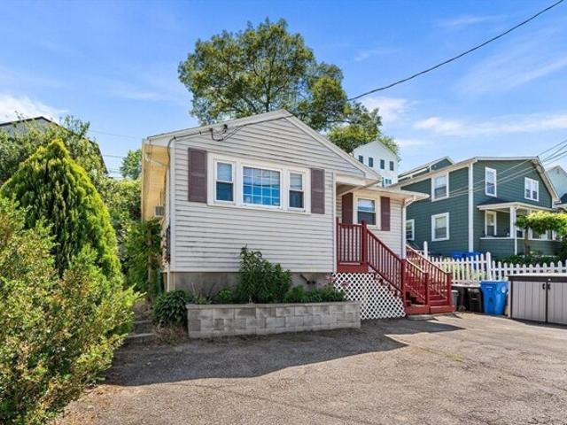 College Farm Rd, Waltham, Home For Sale