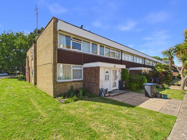 College Gardens, Worthing BN11, 1 bed flat to rent, £1,150 pcm | PrimeLocation