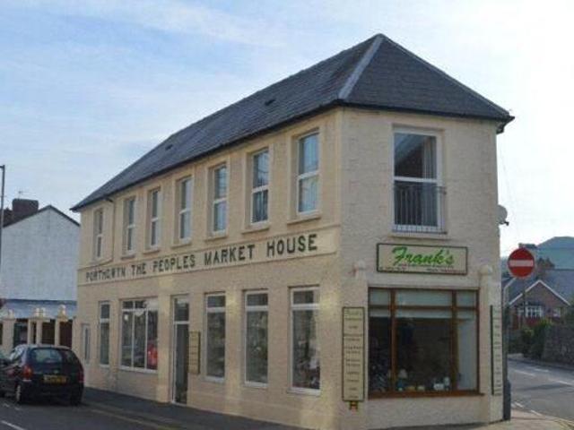 College Green, Tywyn, 2 Bedroom Detached