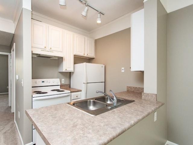 College Park 1 Bedroom Apartment for Rent at 1708 Creeksedge Dr, Columbus, OH 43209 Berwick