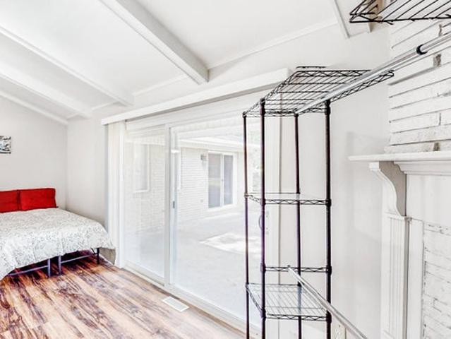 College Park bungalow in a quiet neighborhood, ver