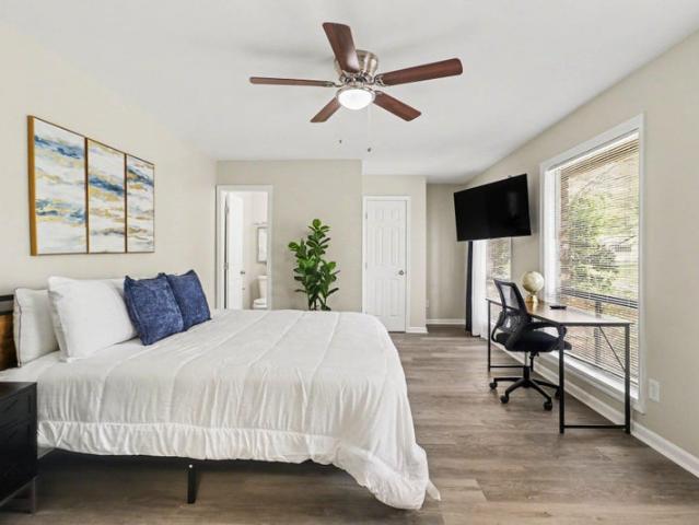 College Park newly renovated with PRIVATE BATHROOM