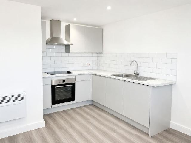 College Place, Southampton SO15, 1 bed flat to rent, £1,100 pcm | PrimeLocation