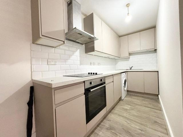 College Place, Southampton SO15, 1 bed flat to rent, £895 pcm | PrimeLocation
