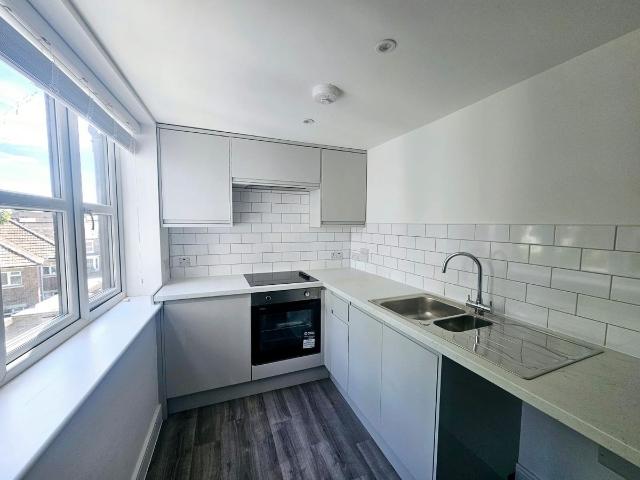 College Place, Southampton SO15, 1 bed flat to rent, £945 pcm | PrimeLocation