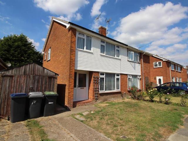 College Road, Canterbury, Kent, CT1 3 bed semi detached house to rent £1,275 pcm £294 pw