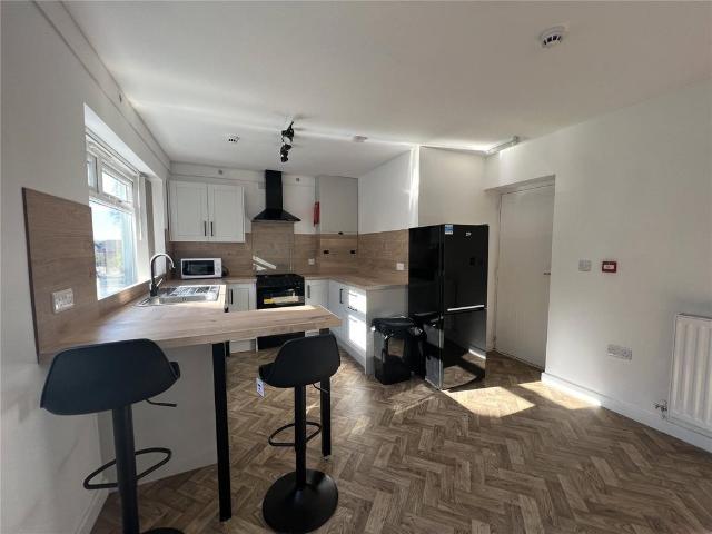 College Road, Bangor, Gwynedd, LL57 2 bed apartment to rent £1,214 pcm £280 pw