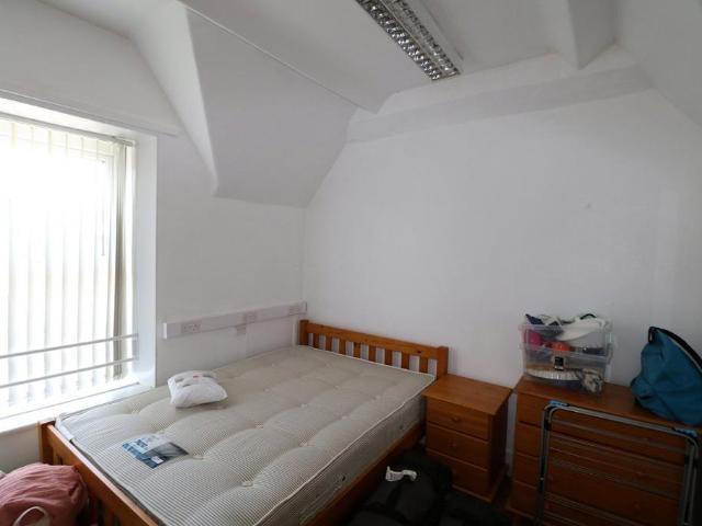 College Road, Bangor, Gwynedd, LL57 3 bed semi detached house to rent £1,690 pcm £390 pw