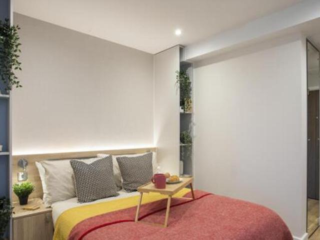 College Road, Enclave: Croydon, East Croydon, Studio Flat For