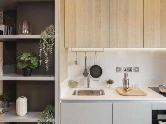 College Road, Enclave: Croydon, East Croydon, Studio Flat For
