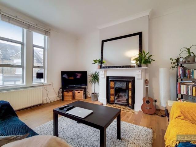 College Road, Kensal Rise London NW10, 2 bed flat to rent, £2,275 pcm | PrimeLocation