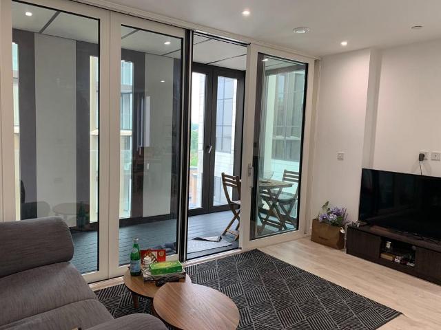 College Road, Harrow HA1 2 bed apartment to rent £2,350 pcm £542 pw
