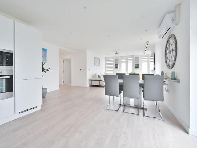 College Road, Harrow, HA1 3 bed flat to rent £5,400 pcm £1,246 pw