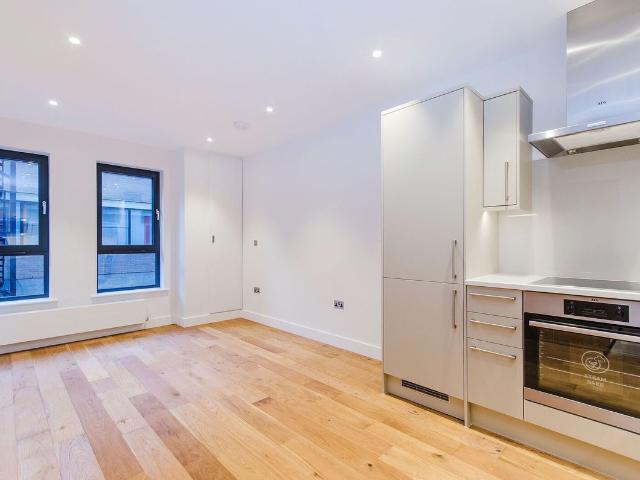 College Road, Harrow HA1, Studio to rent, £1,200 pcm | PrimeLocation