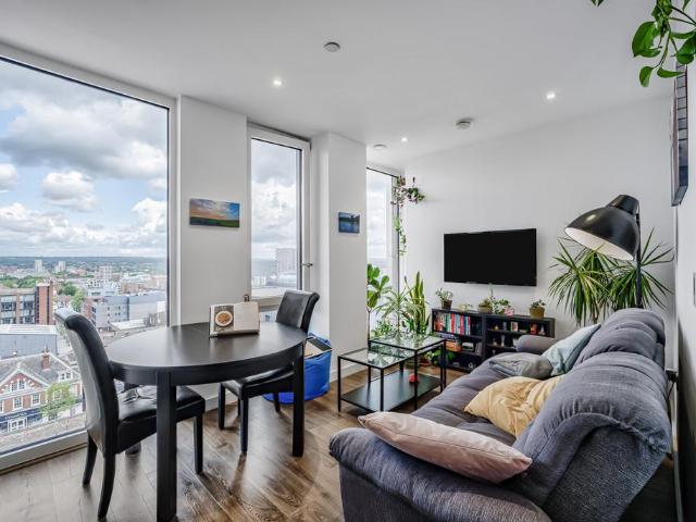 College Road, Harrow Studio to rent £1,600 pcm £369 pw