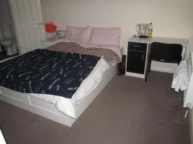 College Road, Reading RG6, 8 bed terraced house to rent, £5,800 pcm | PrimeLocation