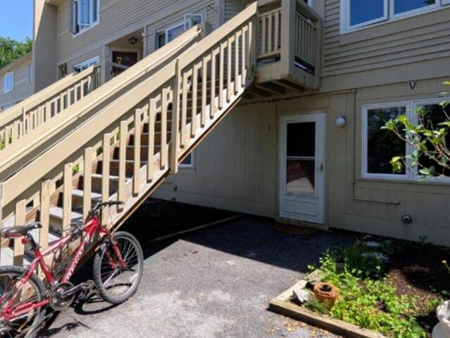 College St Apt,burlington, Condo For Sale