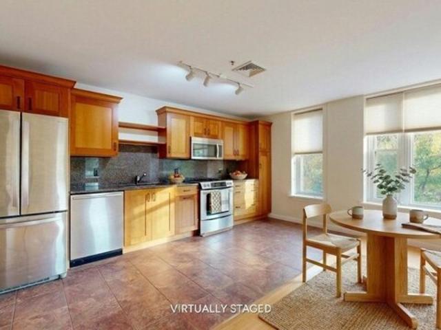 College St Apt,burlington, Condo For Sale