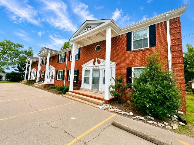 College Street Apartments 1 Bedroom Apartment for Rent at 130 College St, Gallatin, TN 37066