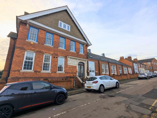 College Street, Irthlingborough NN9, 2 bed maisonette to rent, £950 pcm | PrimeLocation