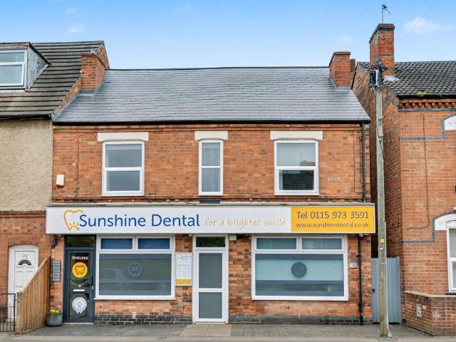 College Street, Long Eaton NG10, 2 bed flat to rent, £795 pcm | PrimeLocation