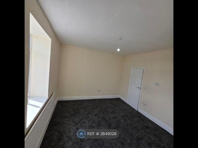 College Terrace, Halifax HX1, 4 bed terraced house to rent, £1,099 pcm | PrimeLocation