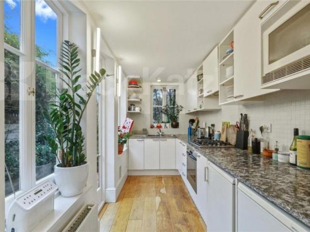 College Terrace, Mile End / Bow E3, 3 bed flat to rent, £3,683 pcm | PrimeLocation
