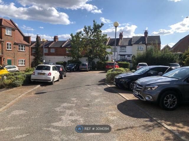 College Yard, Watford WD24, 1 bed flat to rent, £1,300 pcm | PrimeLocation