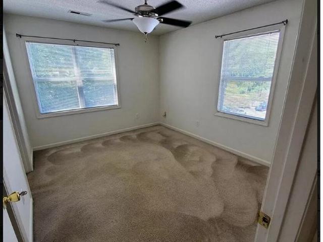 collegiate cir_ 1 bedbath Available immediately