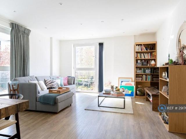 Collet House, London, SW8 2 bed flat to rent £3,600 pcm £831 pw