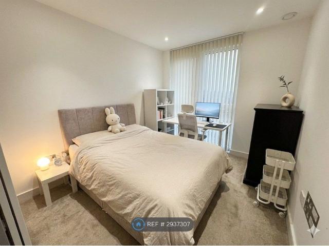 Collet House, London SW8, 2 bed flat to rent, £3,750 pcm | PrimeLocation