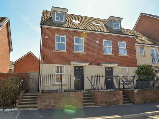 Colley Lane, Bridgwater TA6, 4 bed end terrace house to rent, £1,650 pcm | PrimeLocation
