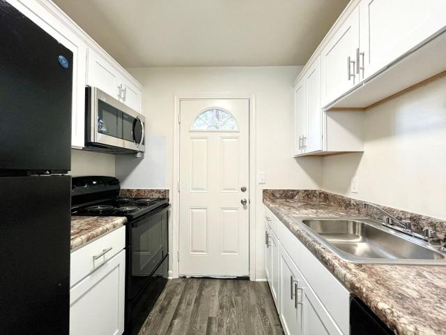 Collinwood Apartments 2 Bedroom Apartment for Rent at 100 Tricia Ln, Newport News, VA 23601 South Morrison